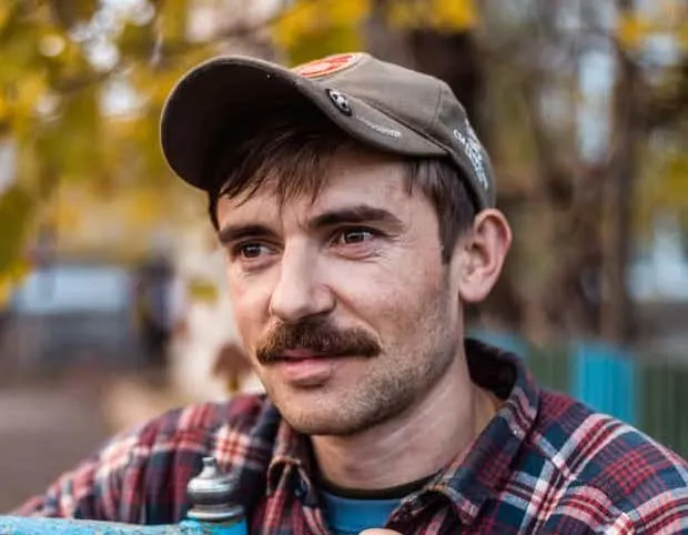 How To Achieve The Perfect Mustache With Stubble Look