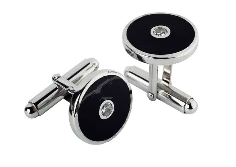 4 Ways To Wear Cufflinks With Any Buttoned Shirt