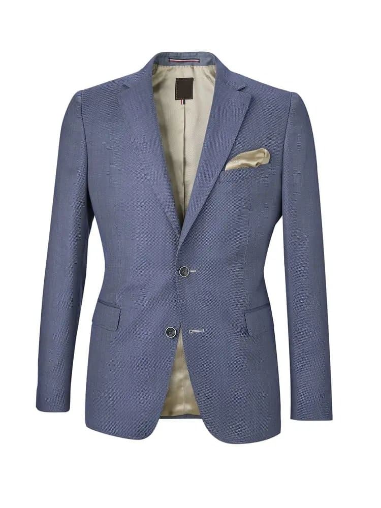 How To Wear A Blazer To A Wedding (7 Essential Tips)