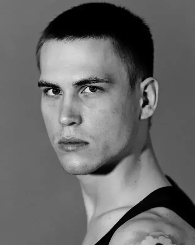10 Long Buzz Cut Examples + Tips [2026 Style Guide]